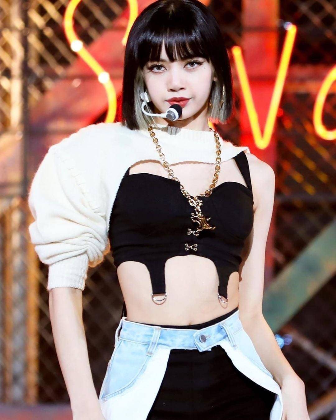 On stage | Scrolller