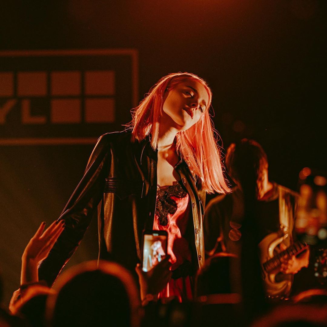 On stage | Scrolller