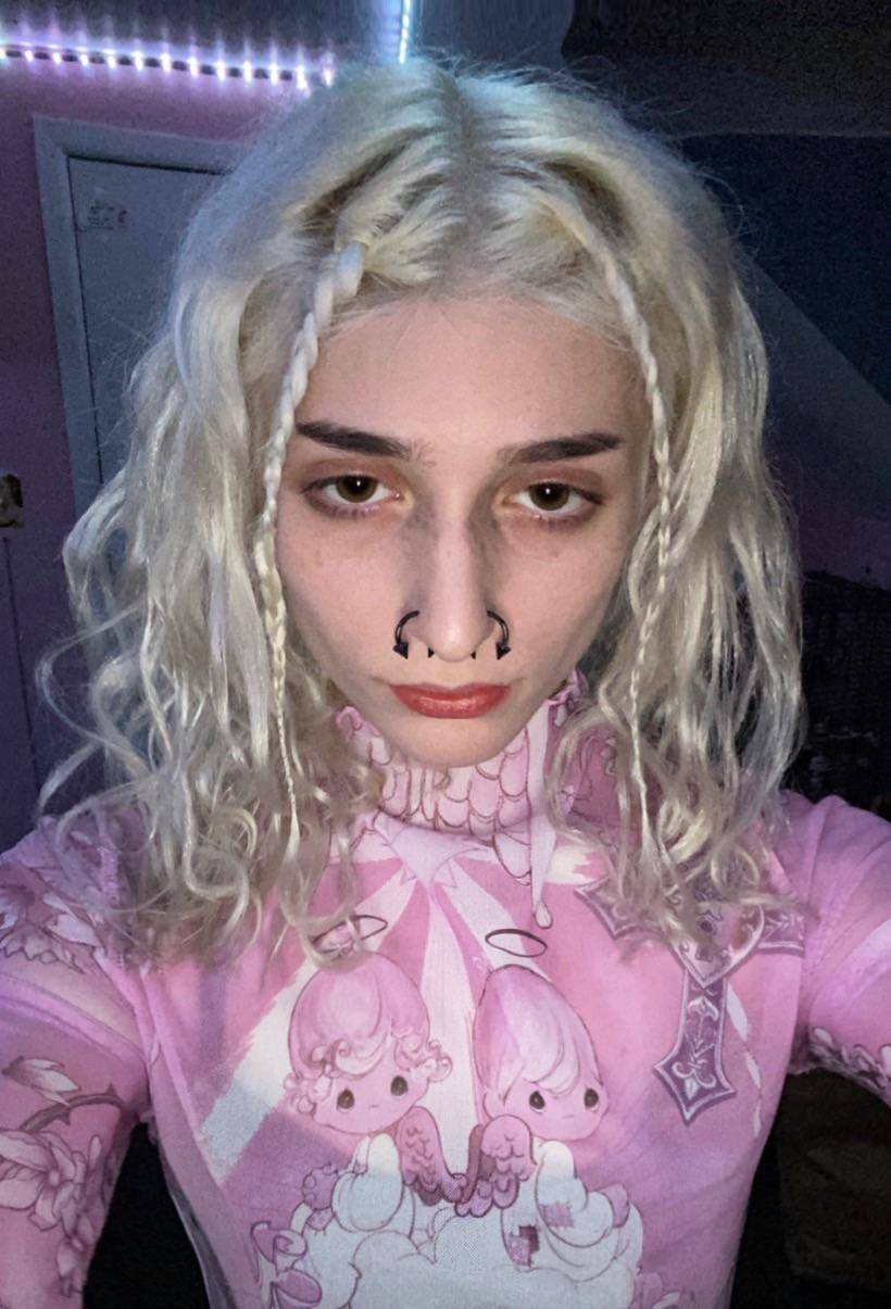 on sum lonely shit ): | Scrolller