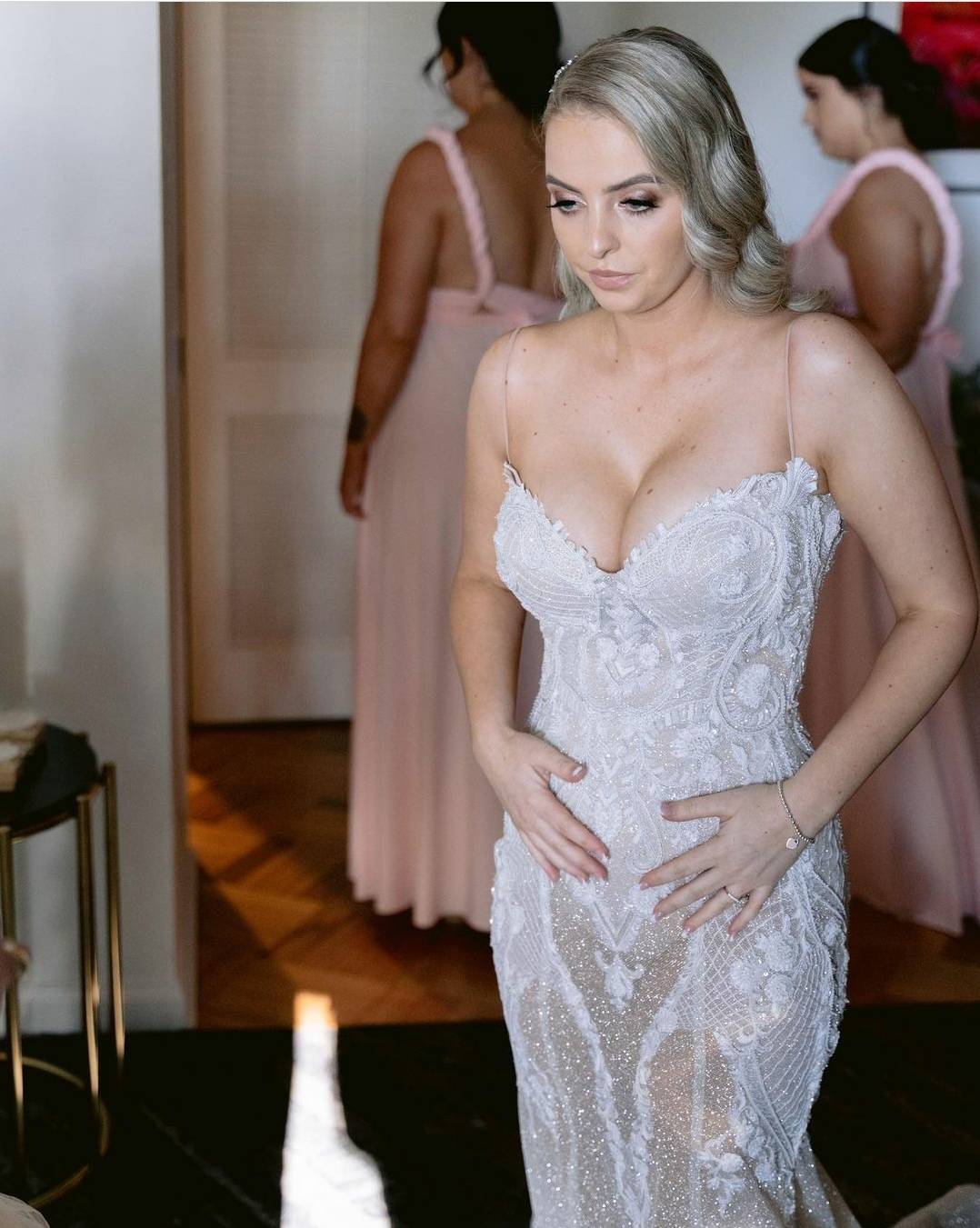 One more of her spilling out of her dress | Scrolller