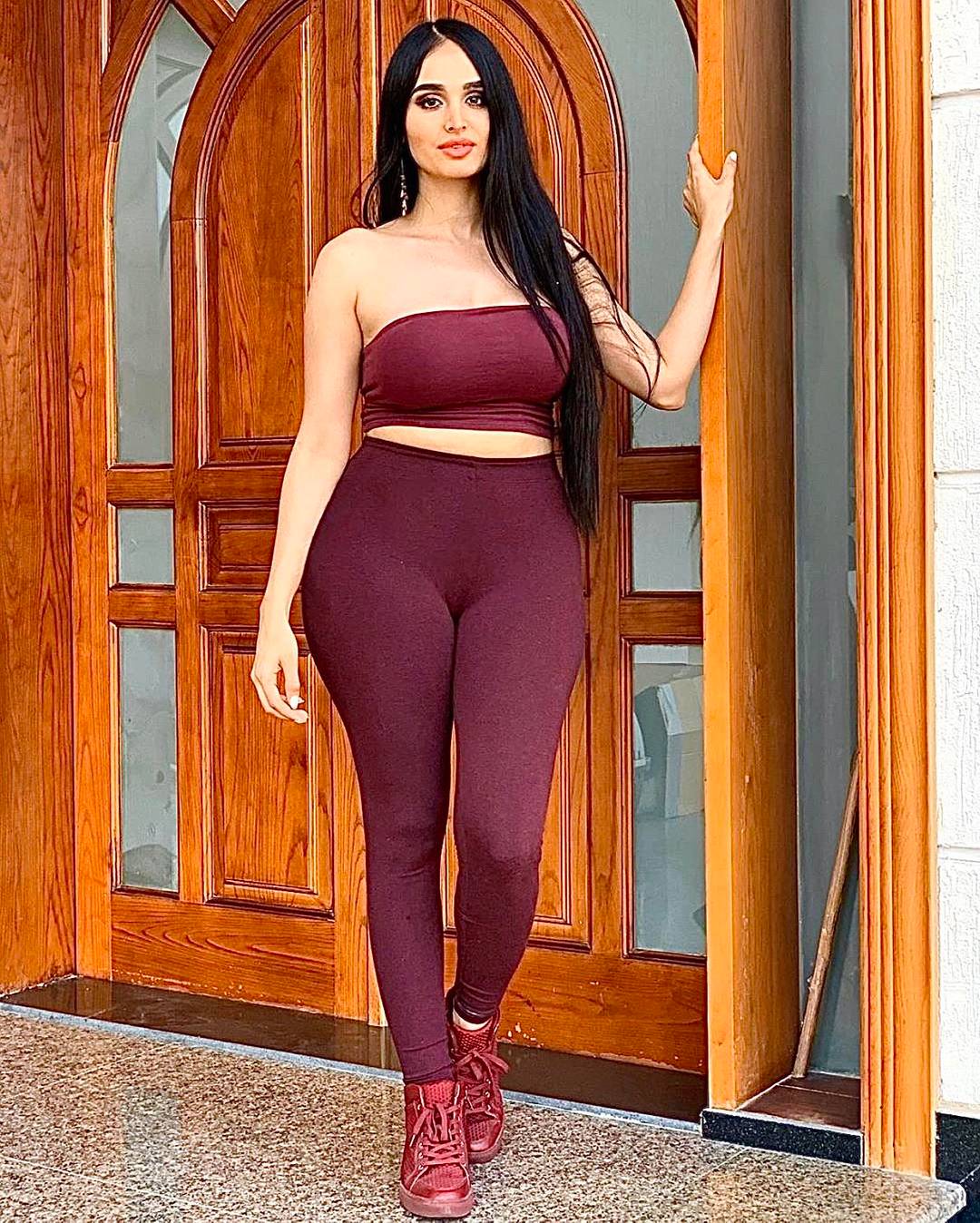 Ooo Yum Saggy Lana Rose 🌹🍐💦 Scrolller