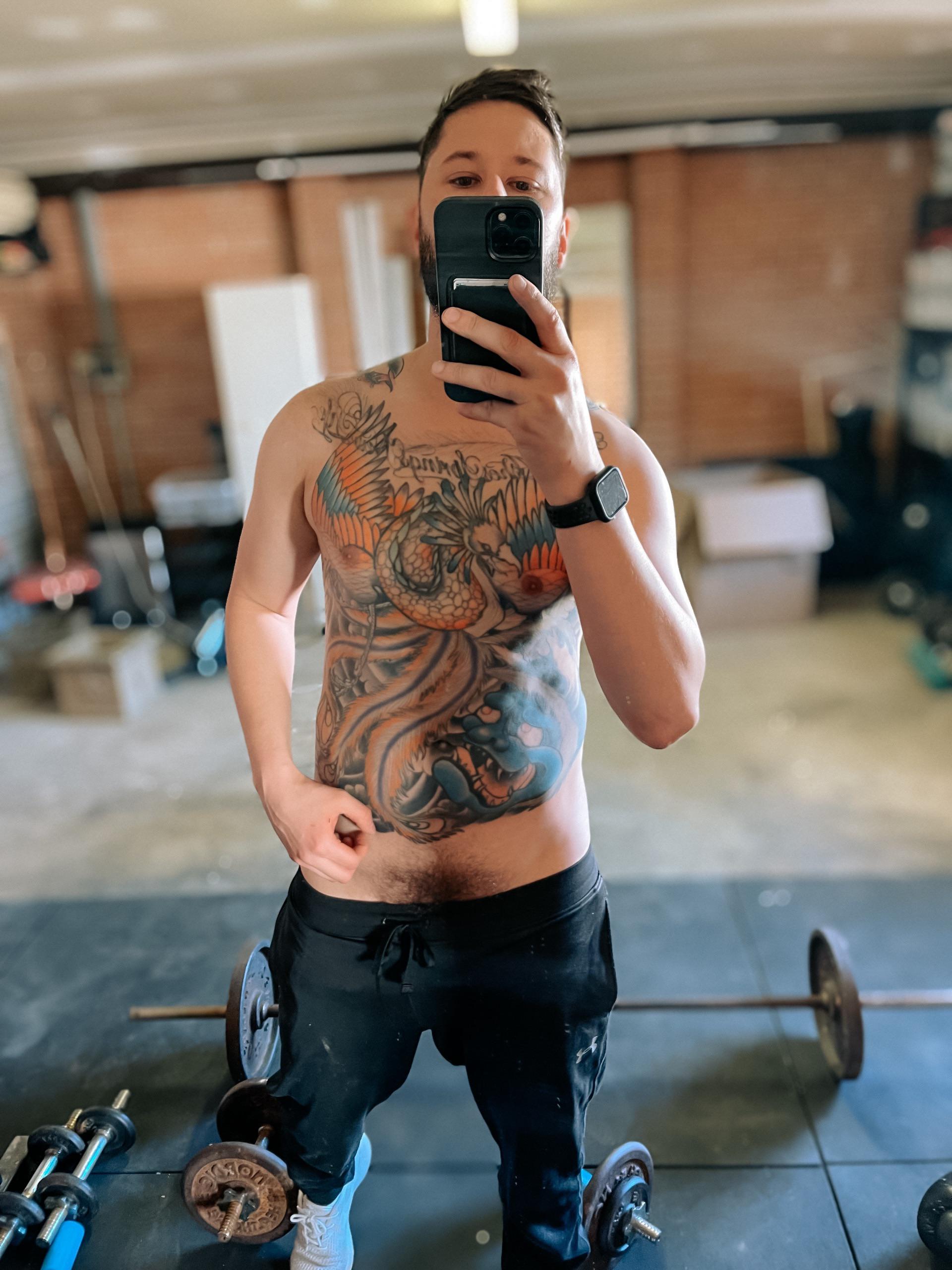 Just a couple of pubes out the top 🌳 | Scrolller