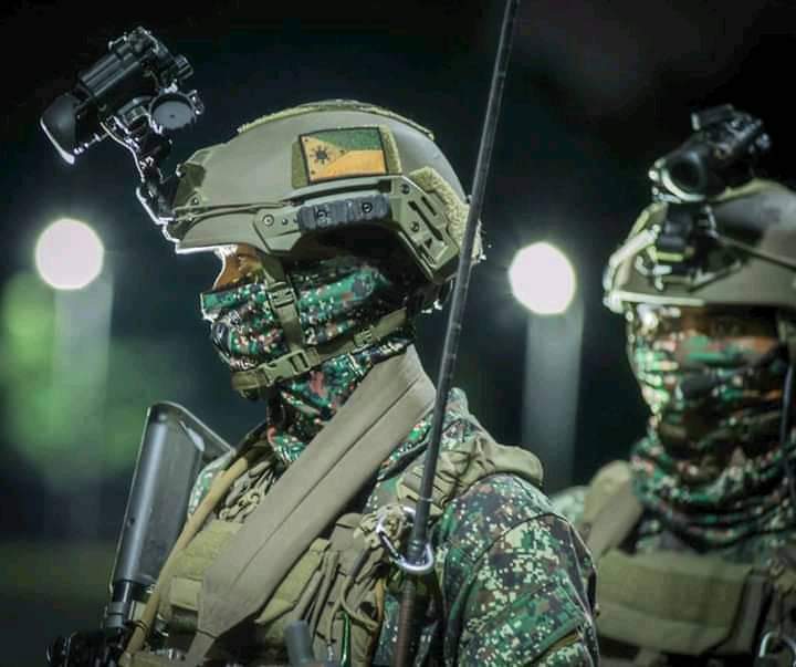 Operators from the Philippine Marine Corps [720x603] | Scrolller