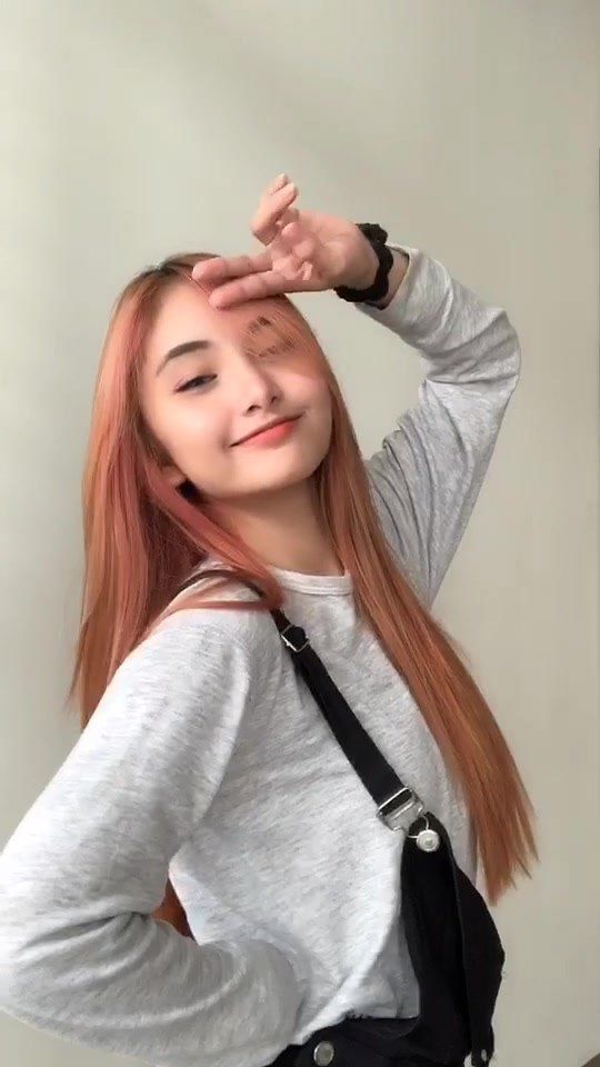 oshi flex | Scrolller