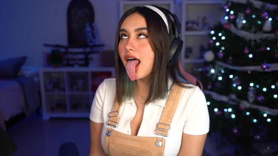 Otra del stream de ahora ven y mira su belleza 😍😍😍 | Scrolller