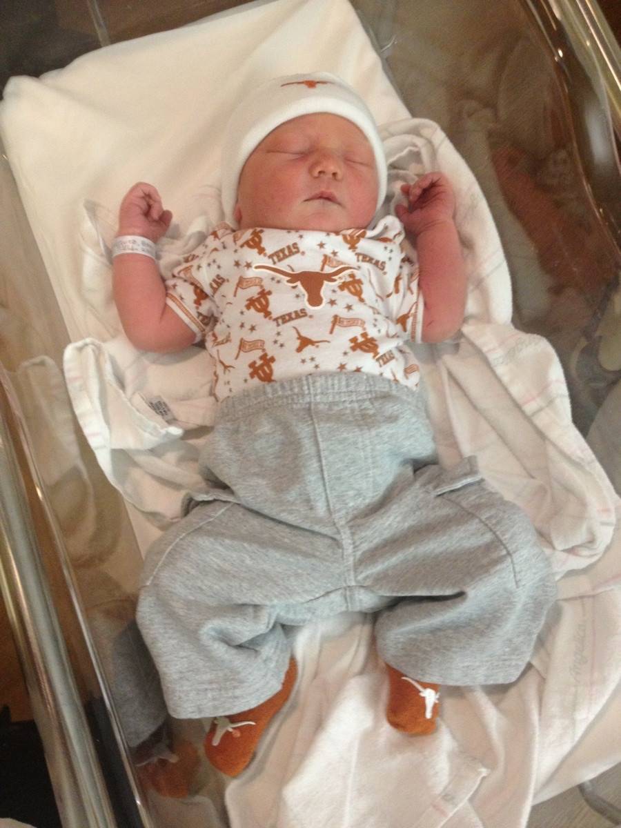 our-first-baby-boy-was-a-big-one-9lbs-12oz-21in-and-he-s-adorable
