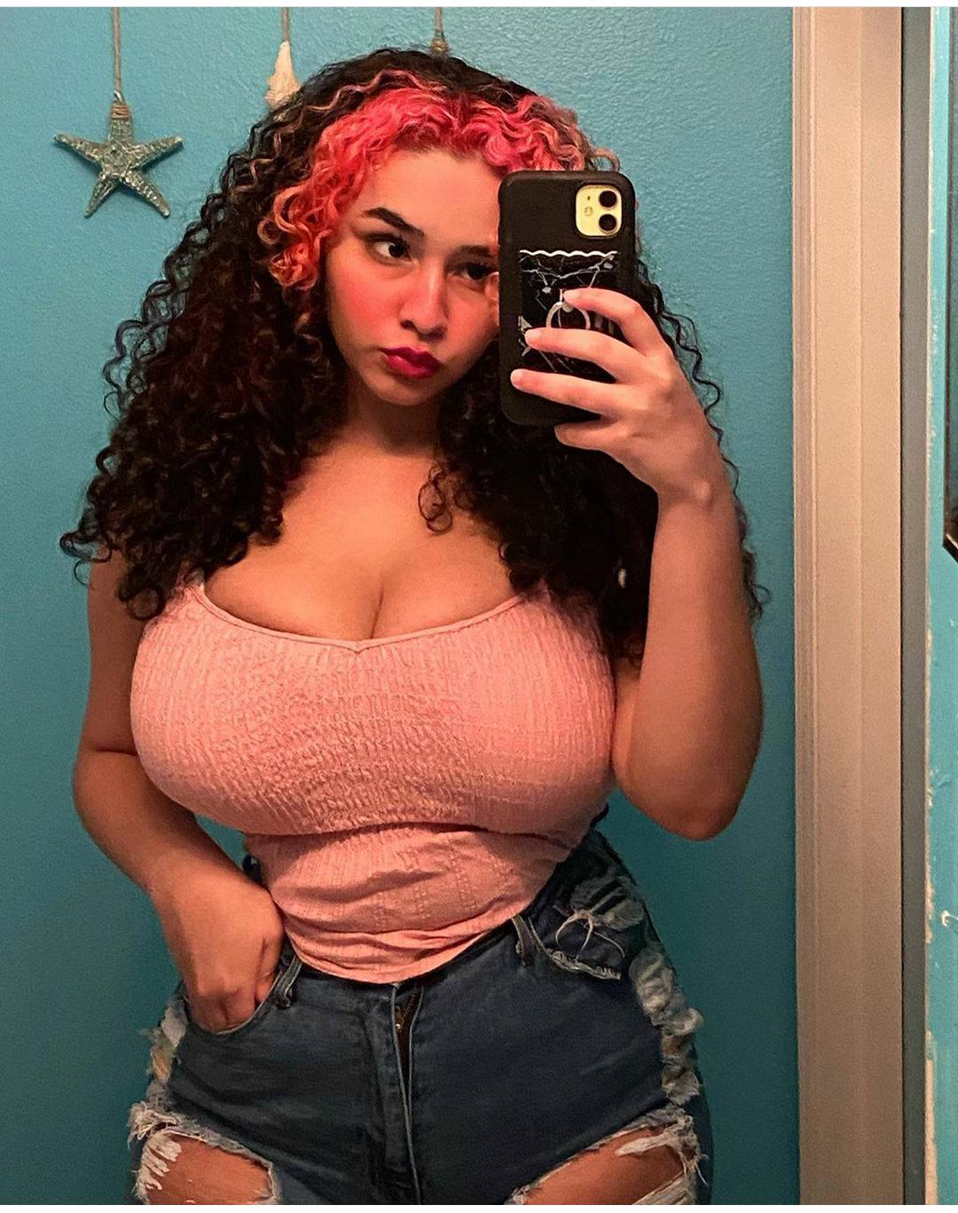 Discover more like Brimercado14: Our Queen has returned to grace our screens and Related Content ...