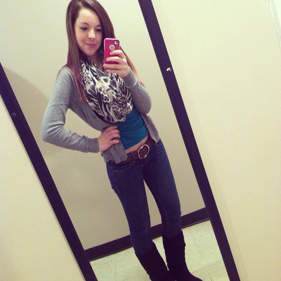 Outfit in the mirror | Scrolller