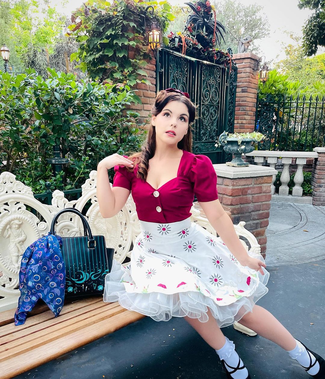 Outside the Haunted Mansion | Scrolller