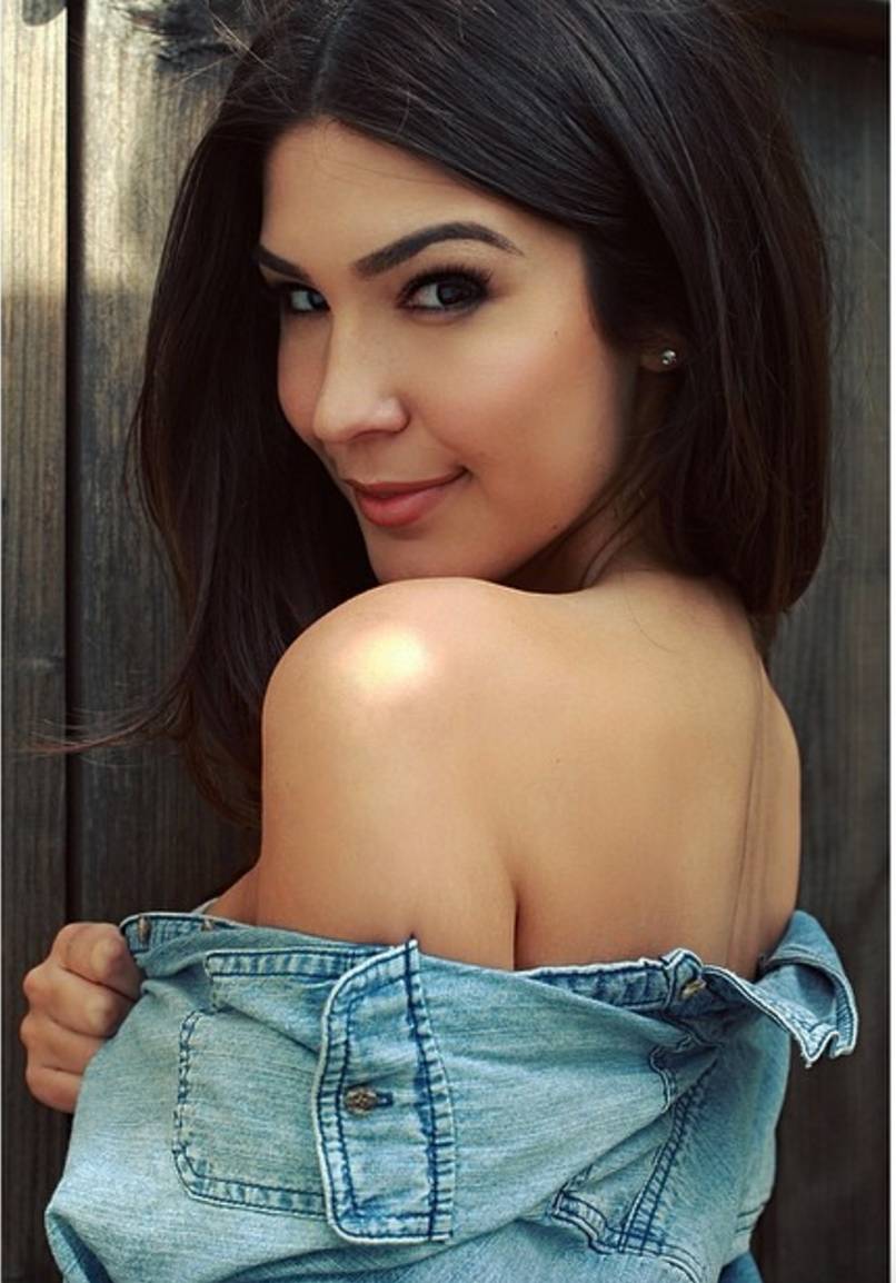 Over the shoulder | Scrolller