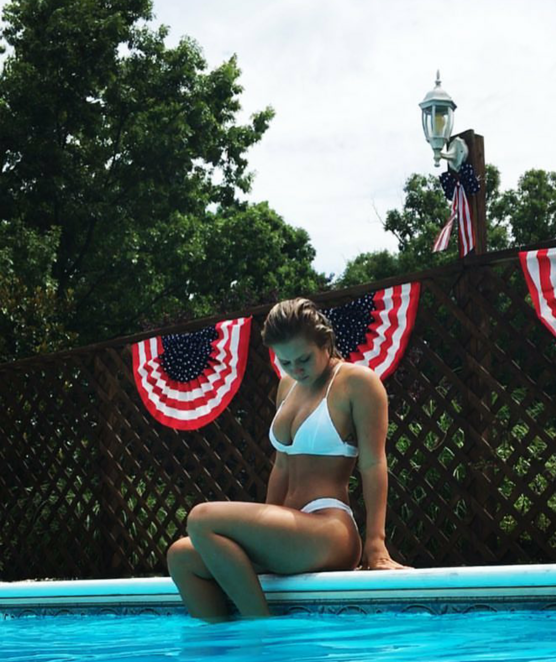 Overflowing | Scrolller