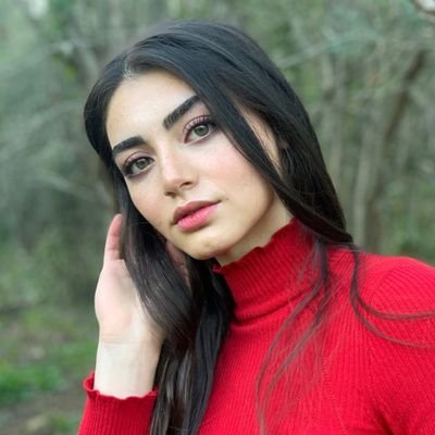 Ozge Torer | Scrolller