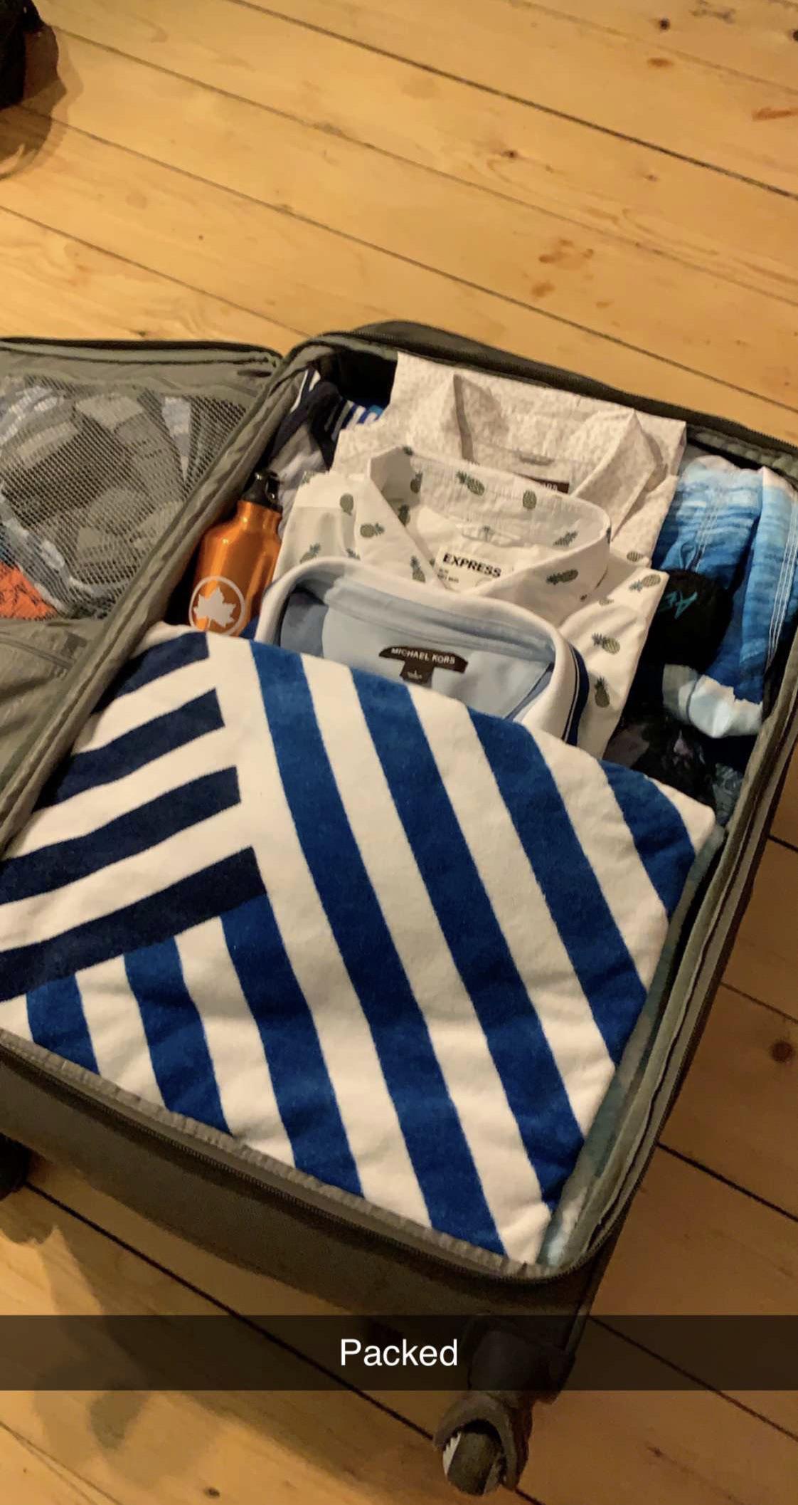 Packing for a trip, gotta make it neat | Scrolller