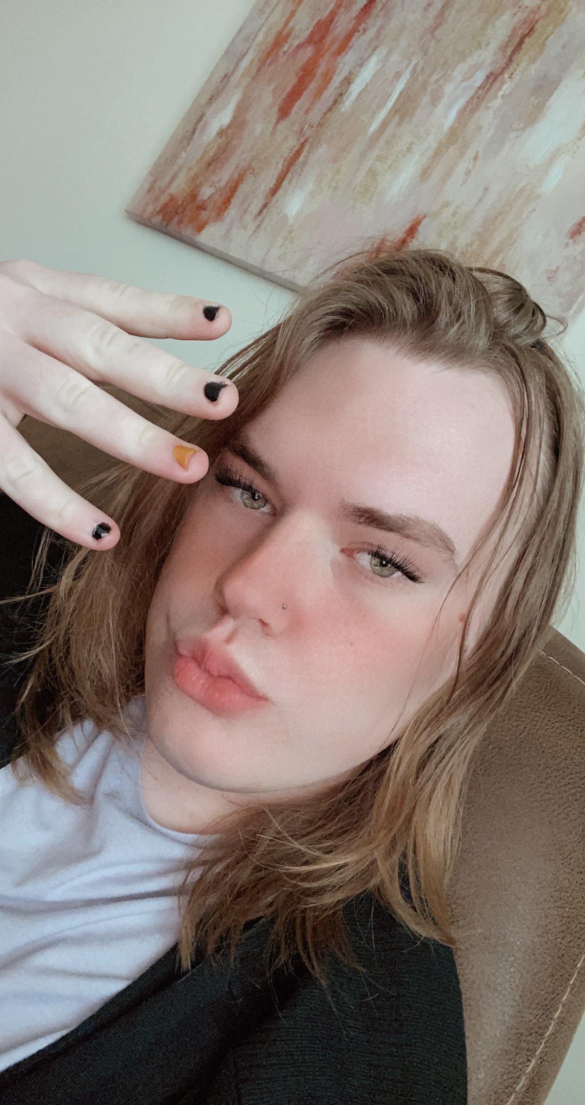 painted my nails :) | Scrolller