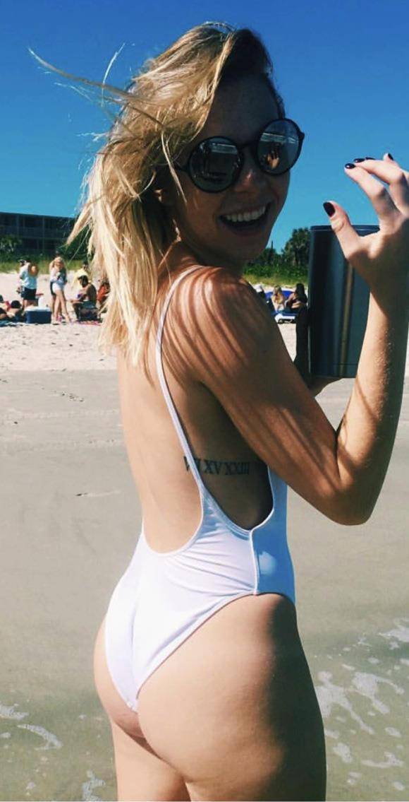 Beach Booty | Scrolller