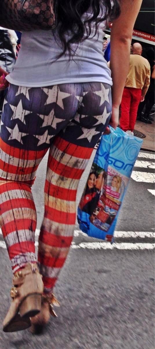 Patriotic stroll. | Scrolller