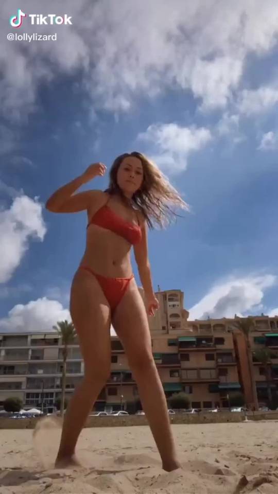 Pause on the Spin | Scrolller