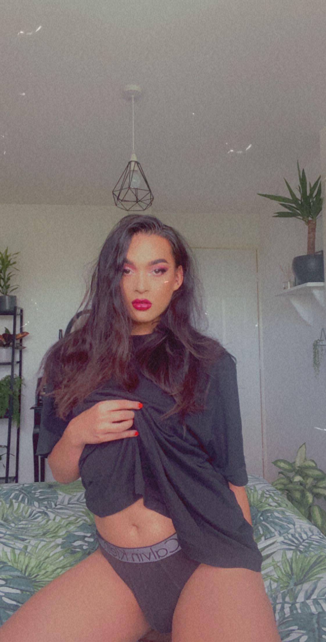 Peekaboo 👀 | Scrolller