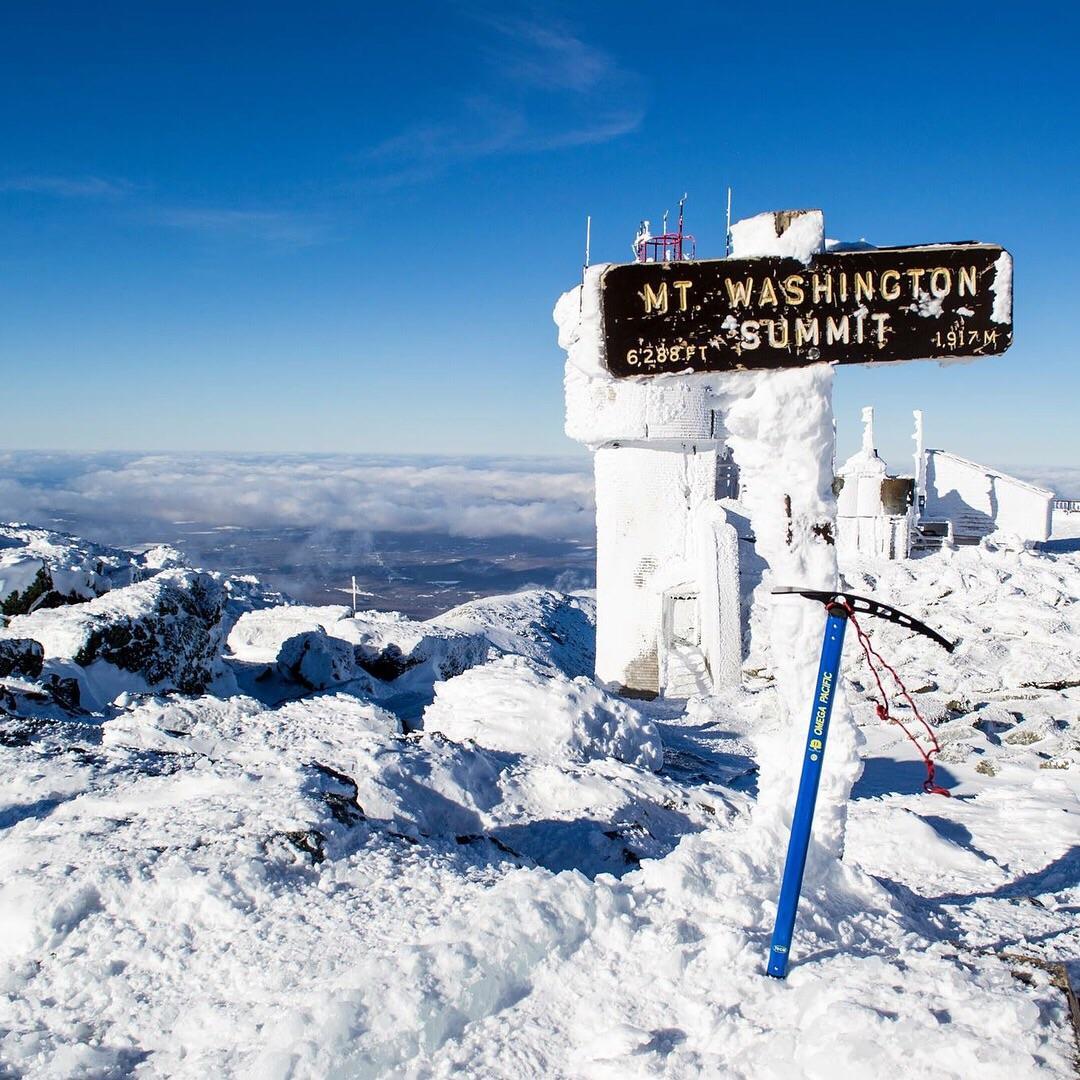 Perfect conditions for a winter hike on Mount Washington | Scrolller