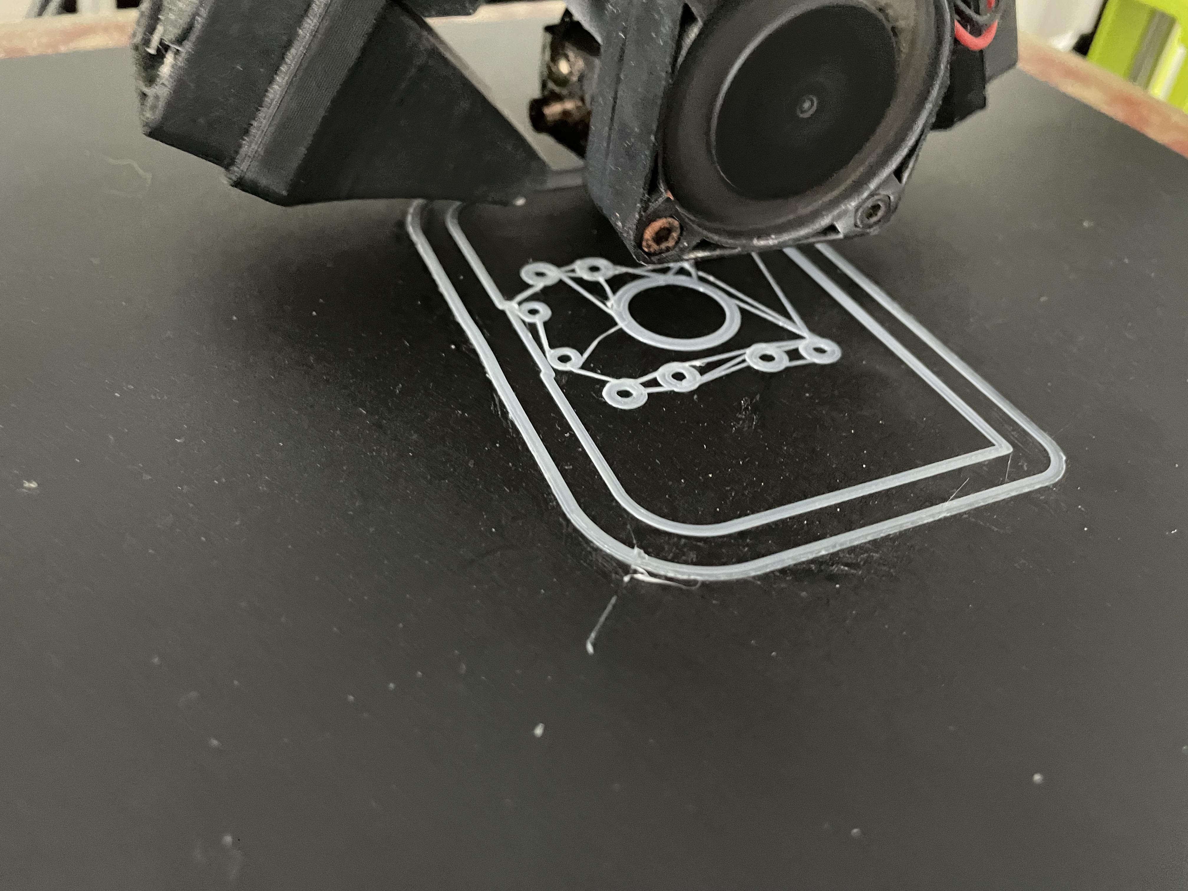 Perfect first layer adhesion | Scrolller