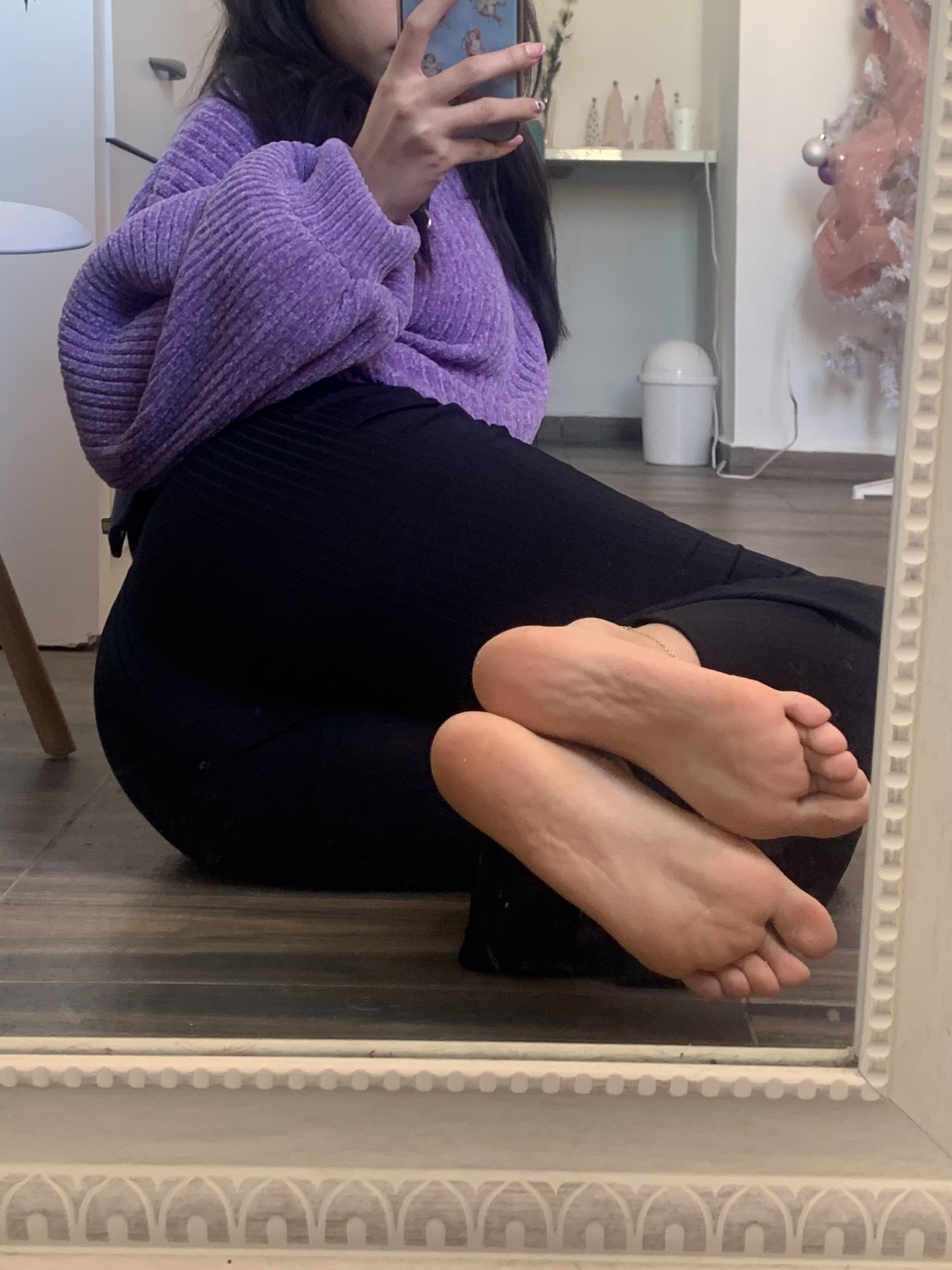 Perfect soles 💋 | Scrolller