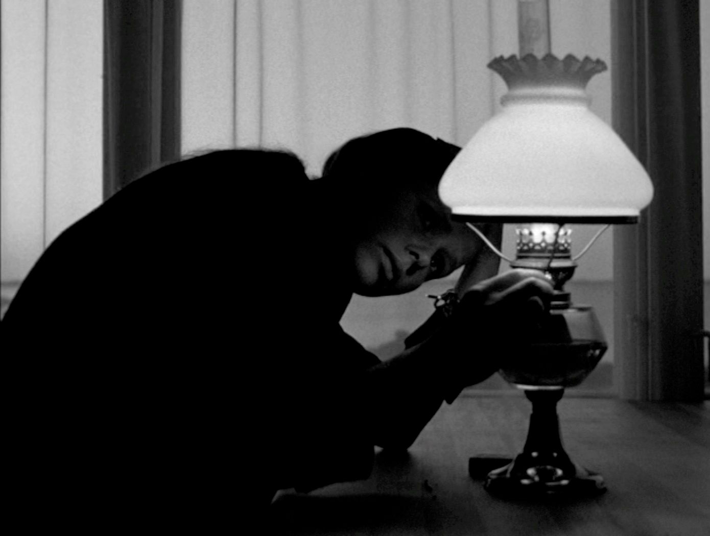 Persona [1966] Director: Ingmar Bergman | Scrolller