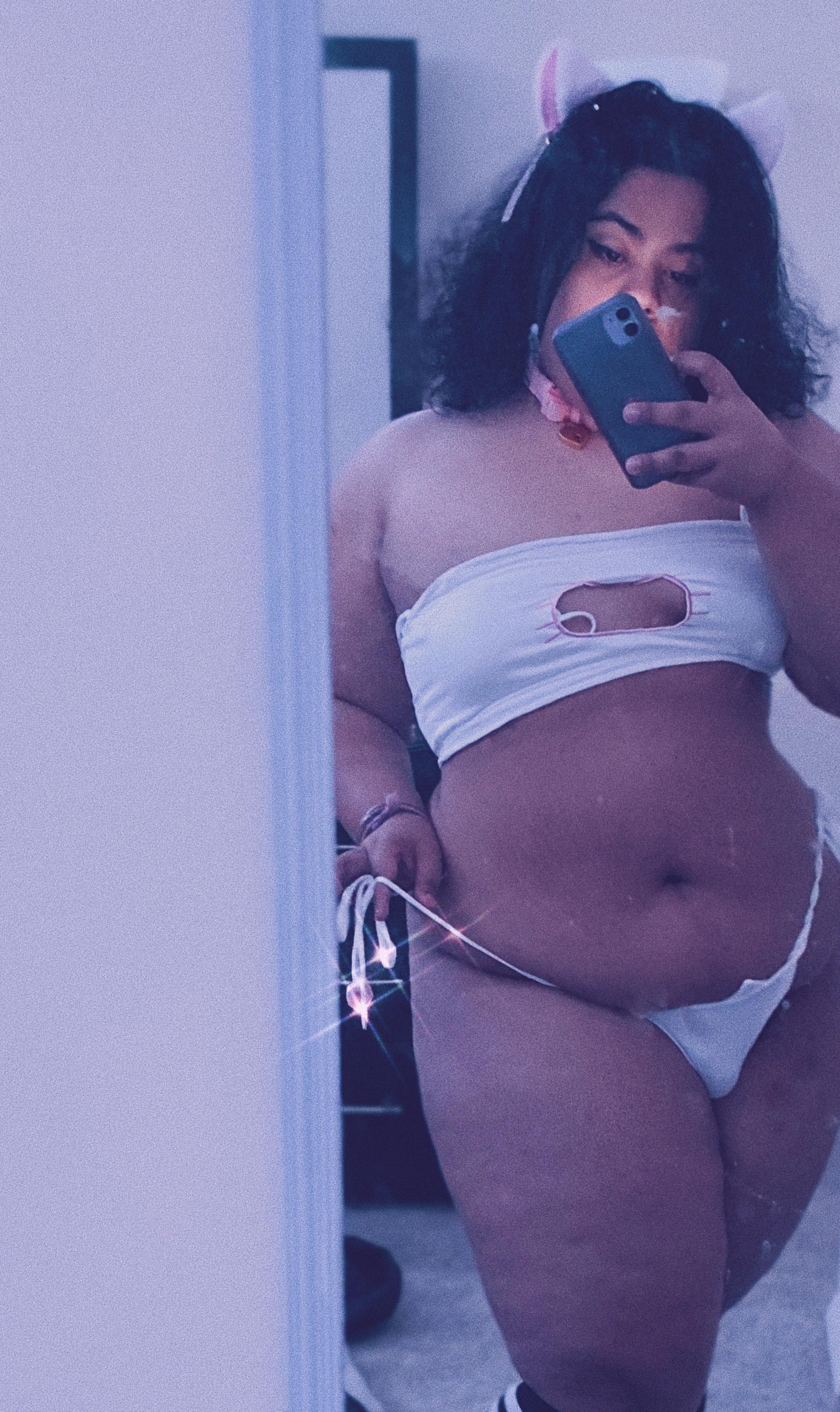 Pet me💖 | Scrolller