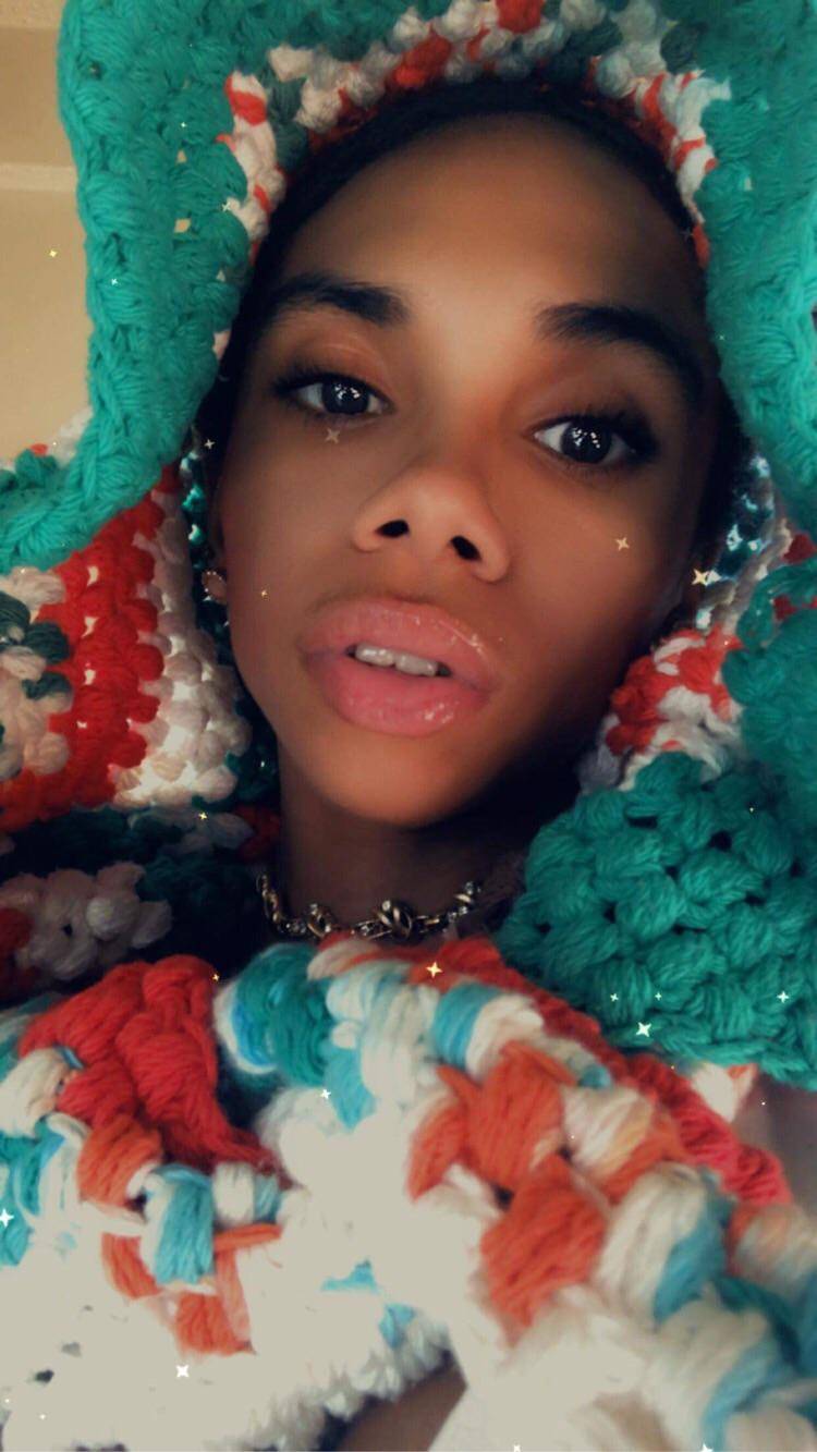 Petite sissy needs daddy 😘 | Scrolller