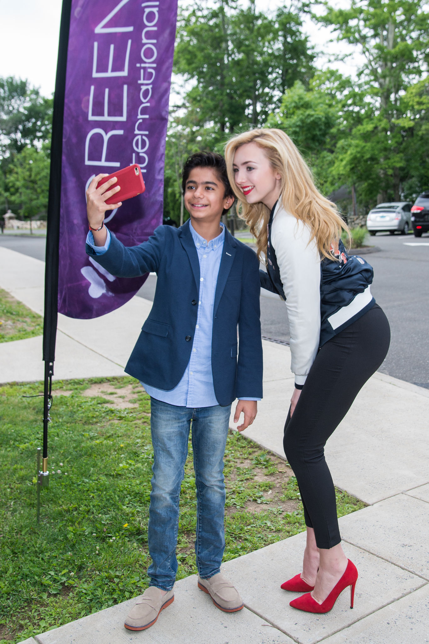 Peyton List with fan | Scrolller