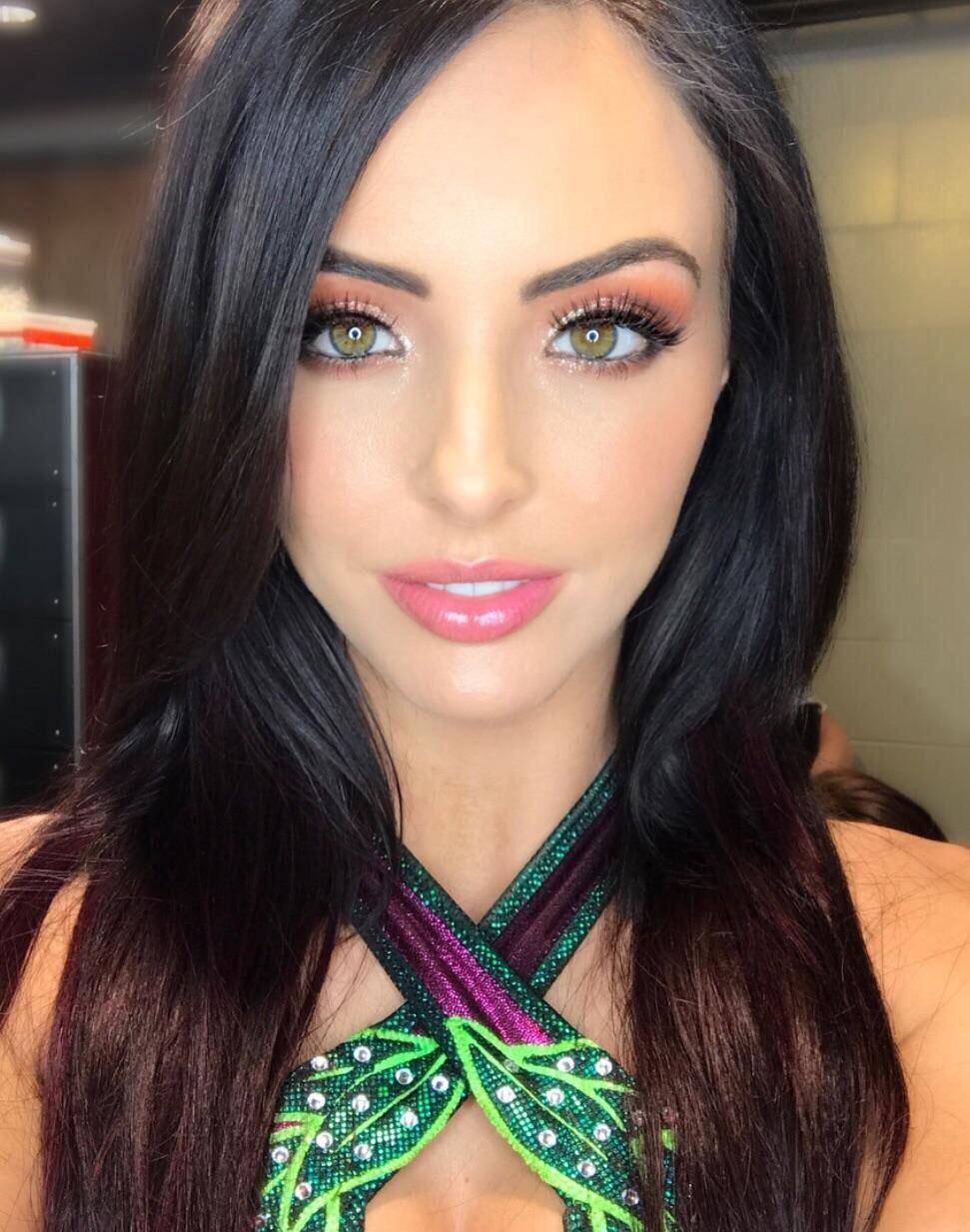 Peyton Royce got a perfect face to cum on | Scrolller