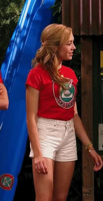 Peyton's Curves | Scrolller