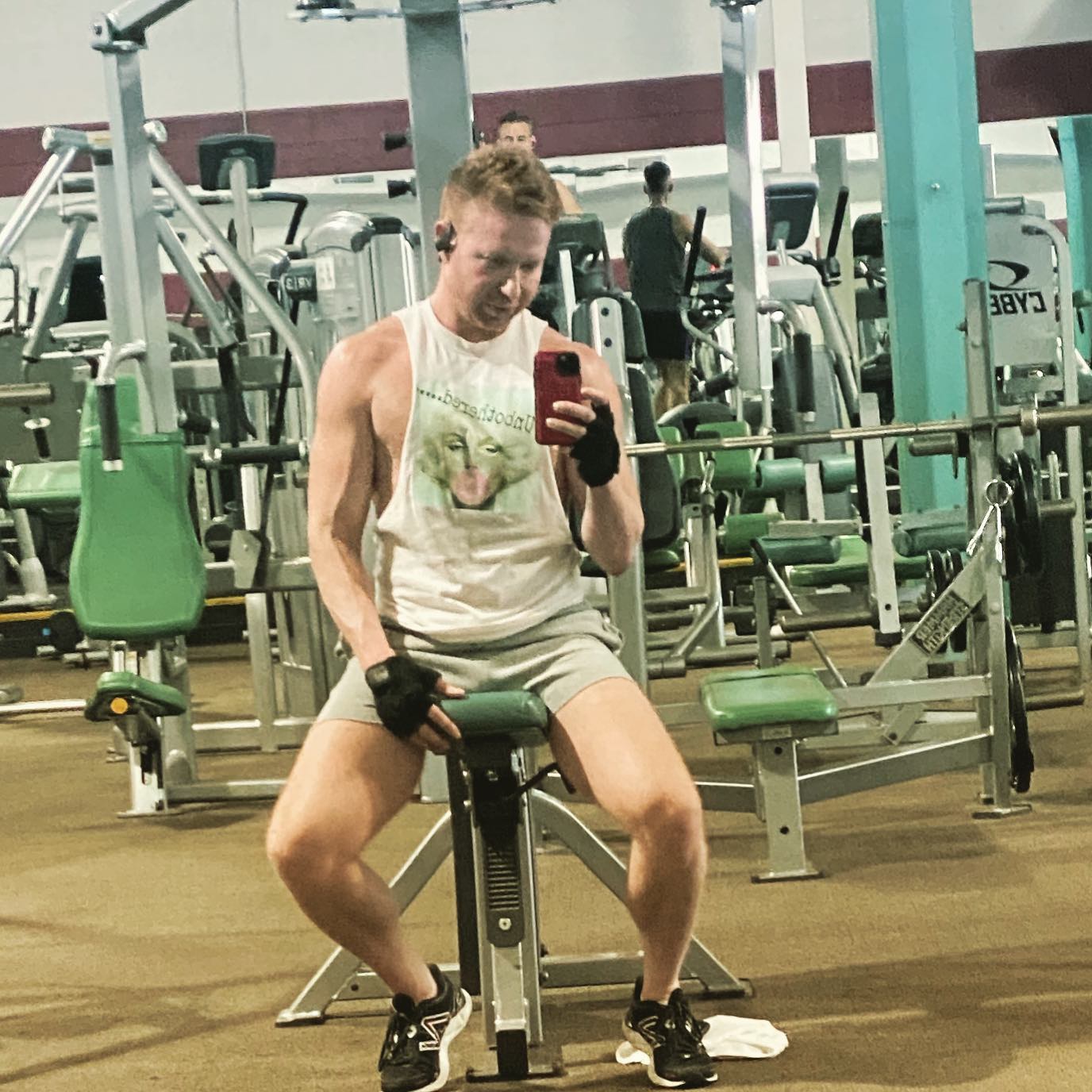 Phoenix - The trade of Season 3, miss thing | Scrolller