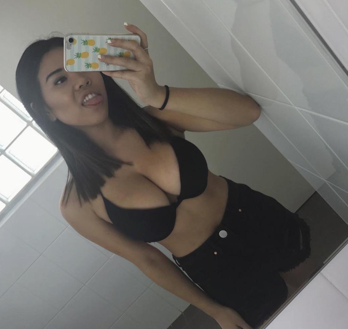 Pineapples | Scrolller