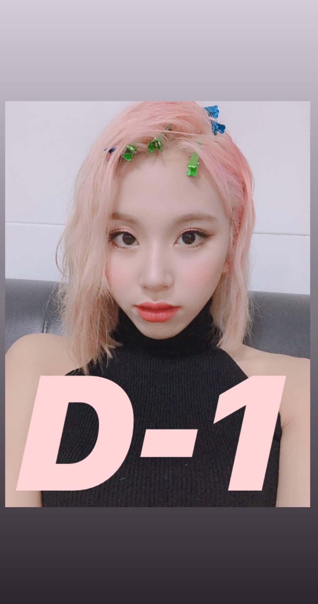 Pink Hair Chae | Scrolller