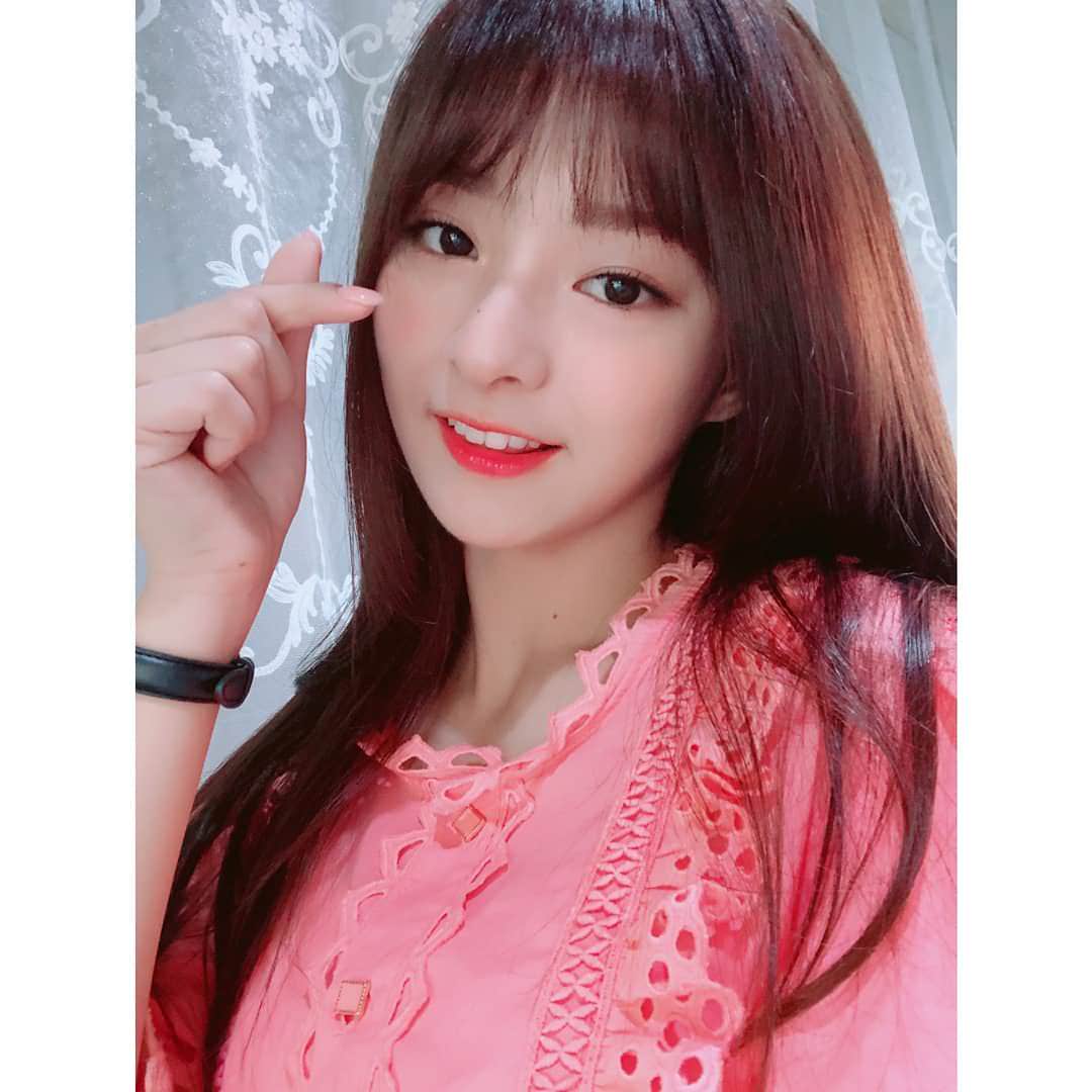 Pink Nagyung | Scrolller