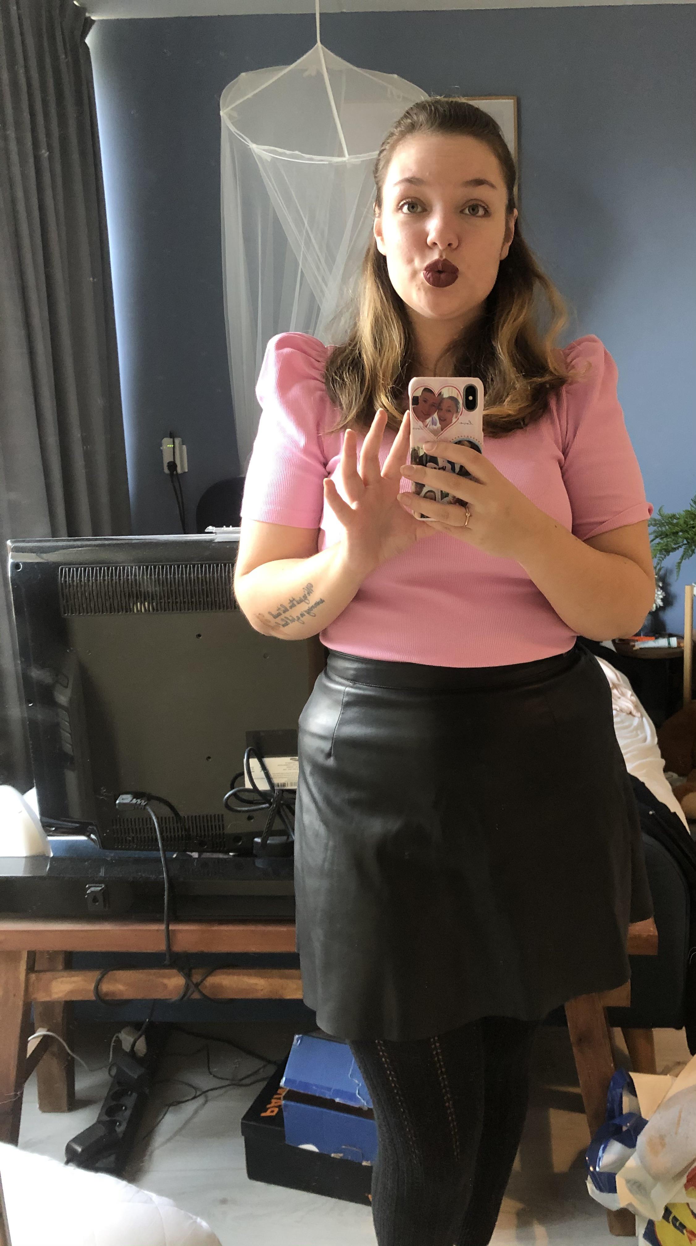 Pink pink pink! F/22 | Scrolller