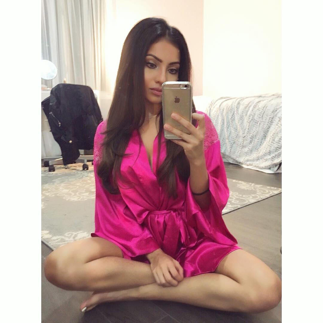 Pink Robe | Scrolller