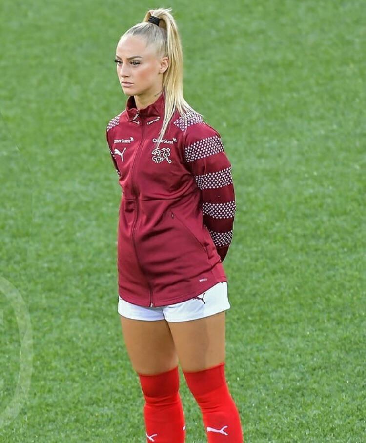 Playing for🇨🇭 | Scrolller