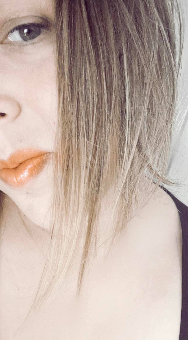 Playing with some short hair ideas today. Trying out a bob .... | Scrolller