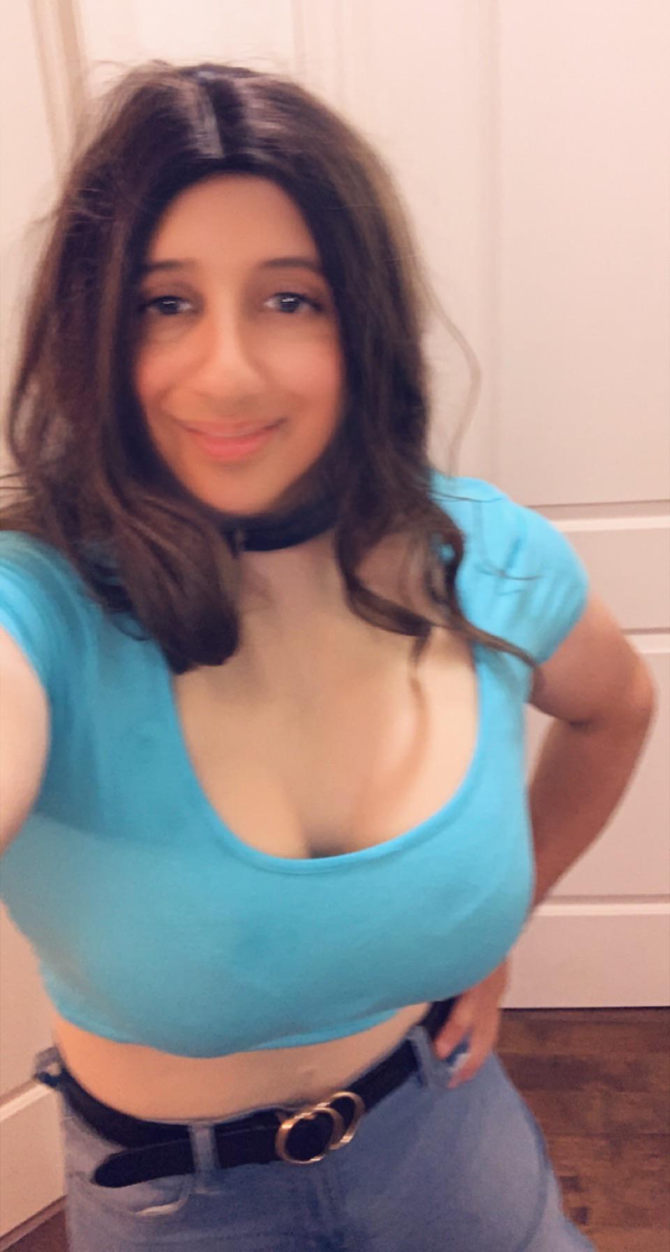 Please help me….I’m supposed to be a straight guy | Scrolller