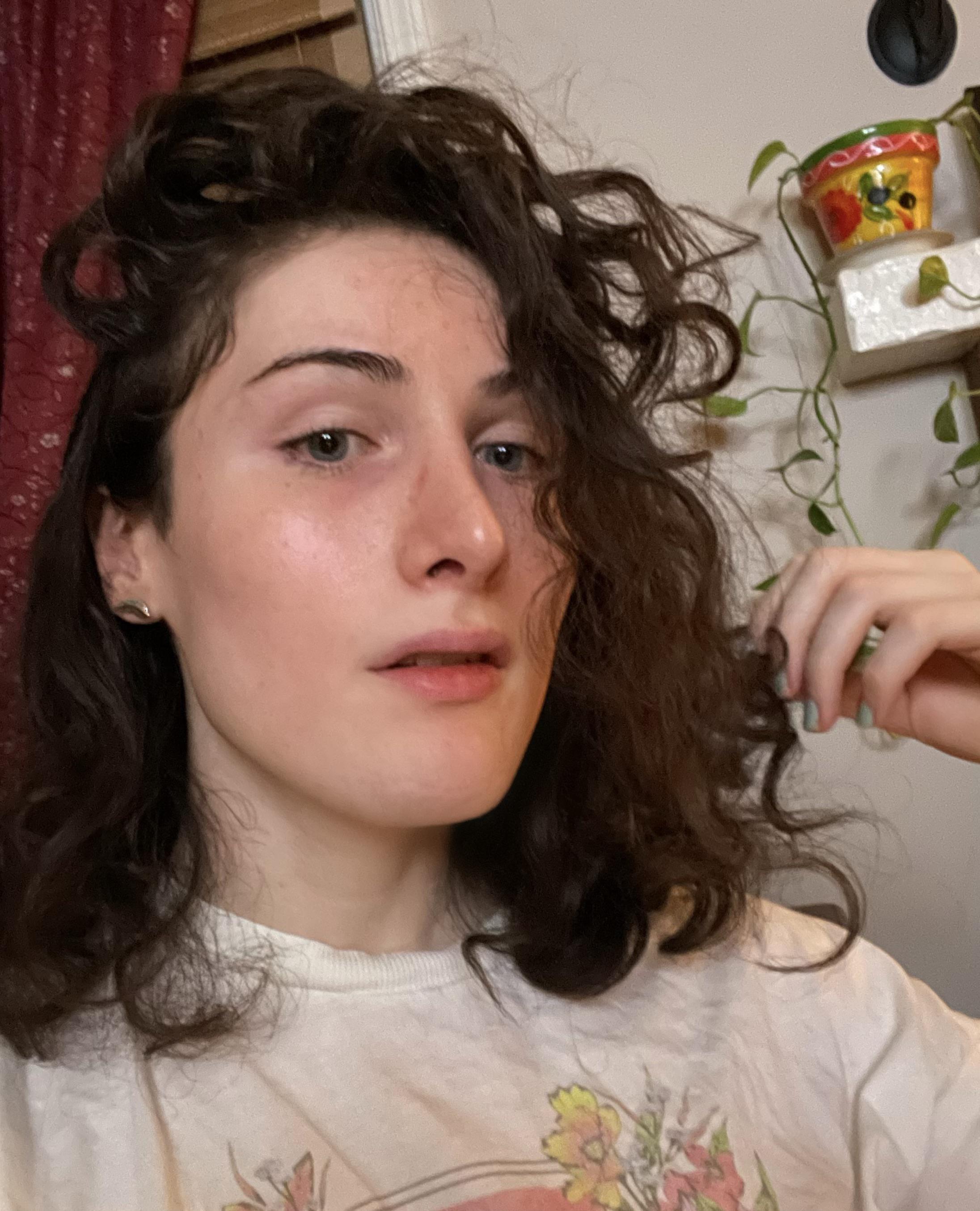 Please ignore the glasses indent on my nose >.