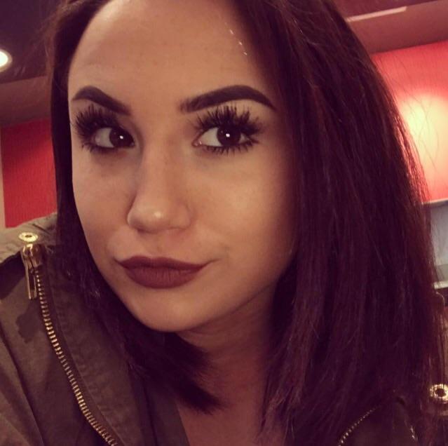 Please tribute | Scrolller