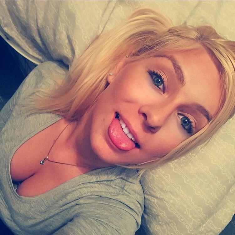 Please tribute me. | Scrolller