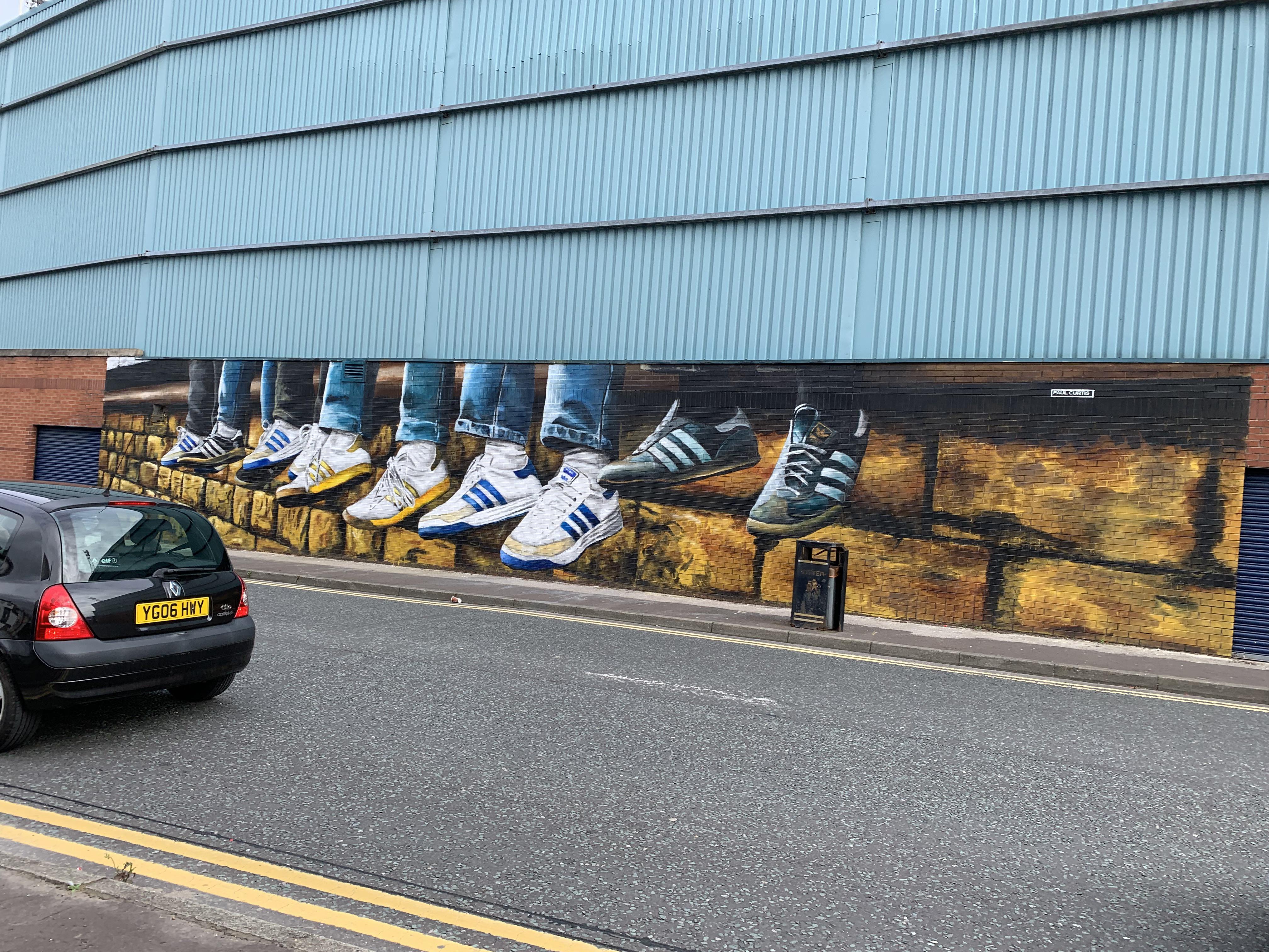 Plot twist, they’re not sitting | Scrolller