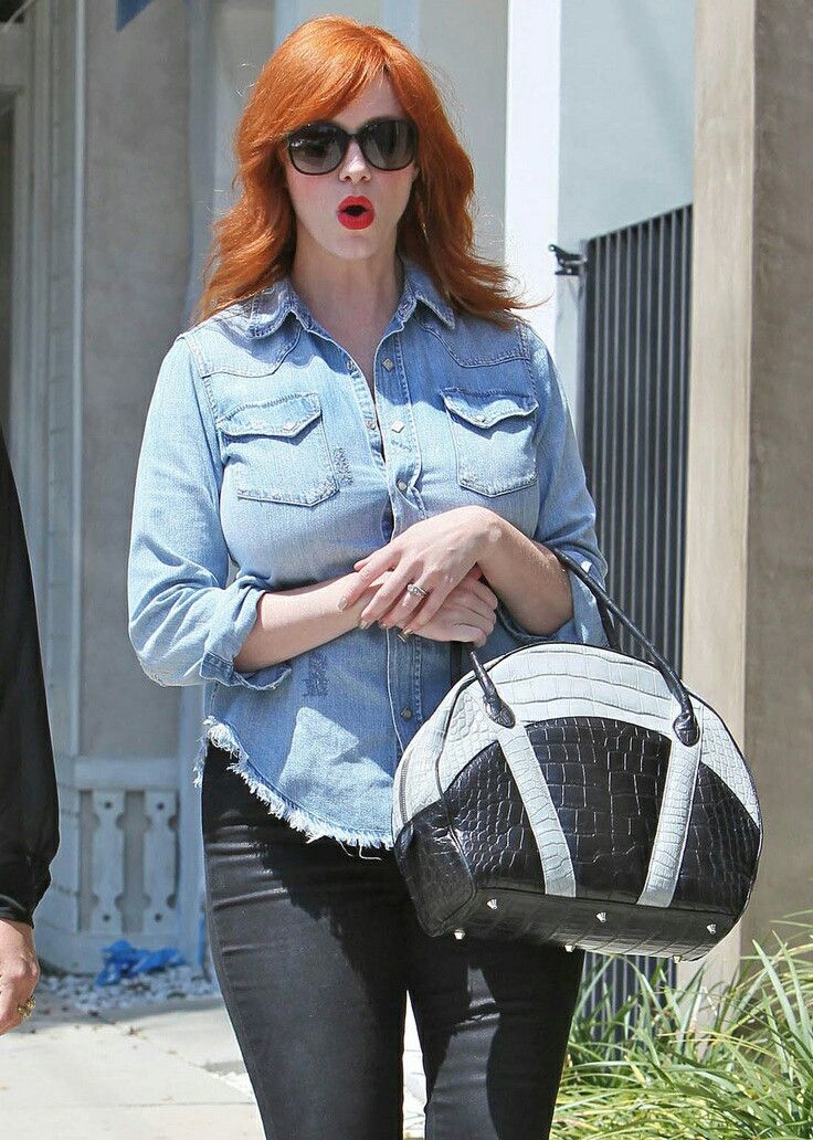 Plump lips and strained buttons | Scrolller