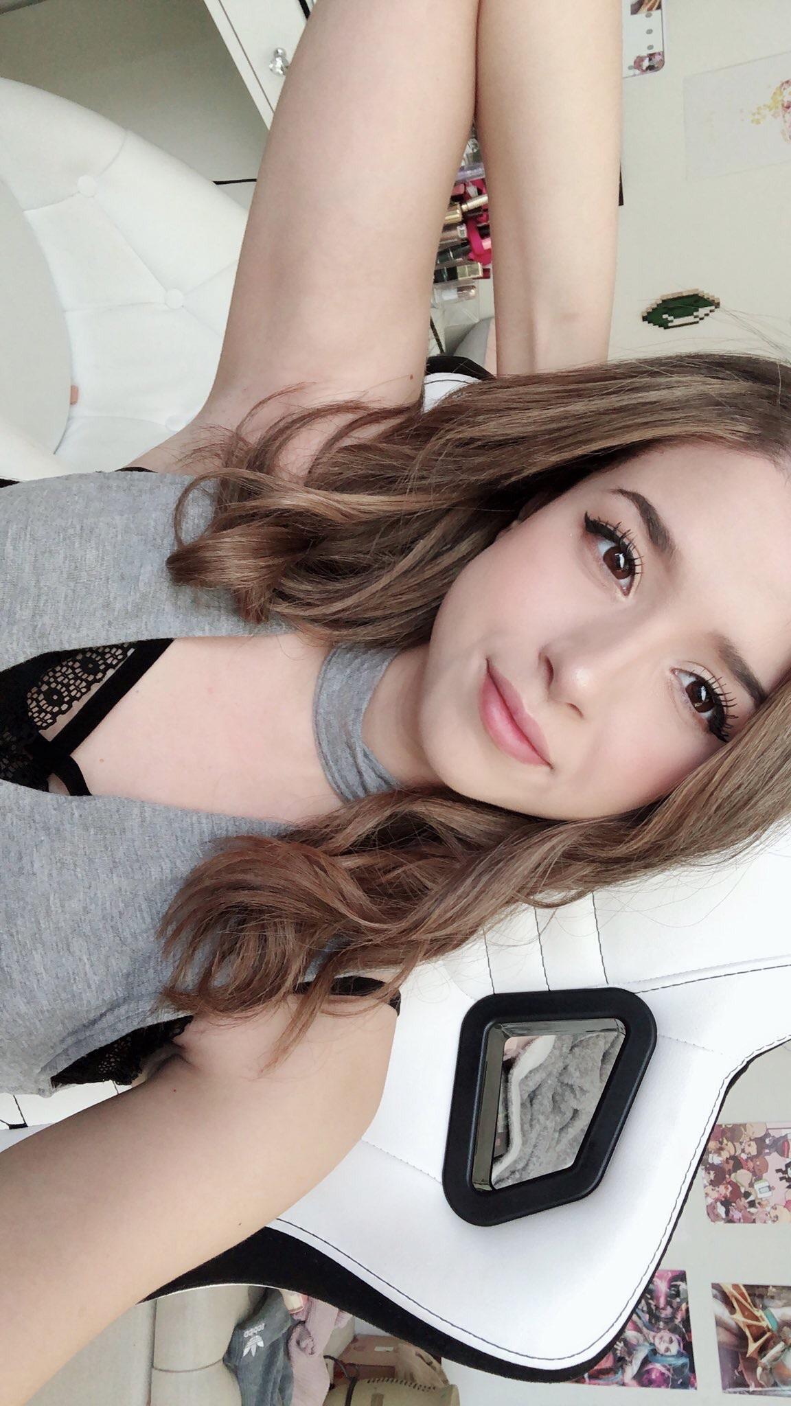 Poki flex | Scrolller