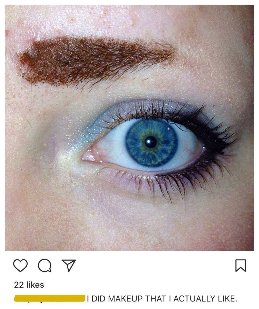 Poo smear eyebrows | Scrolller