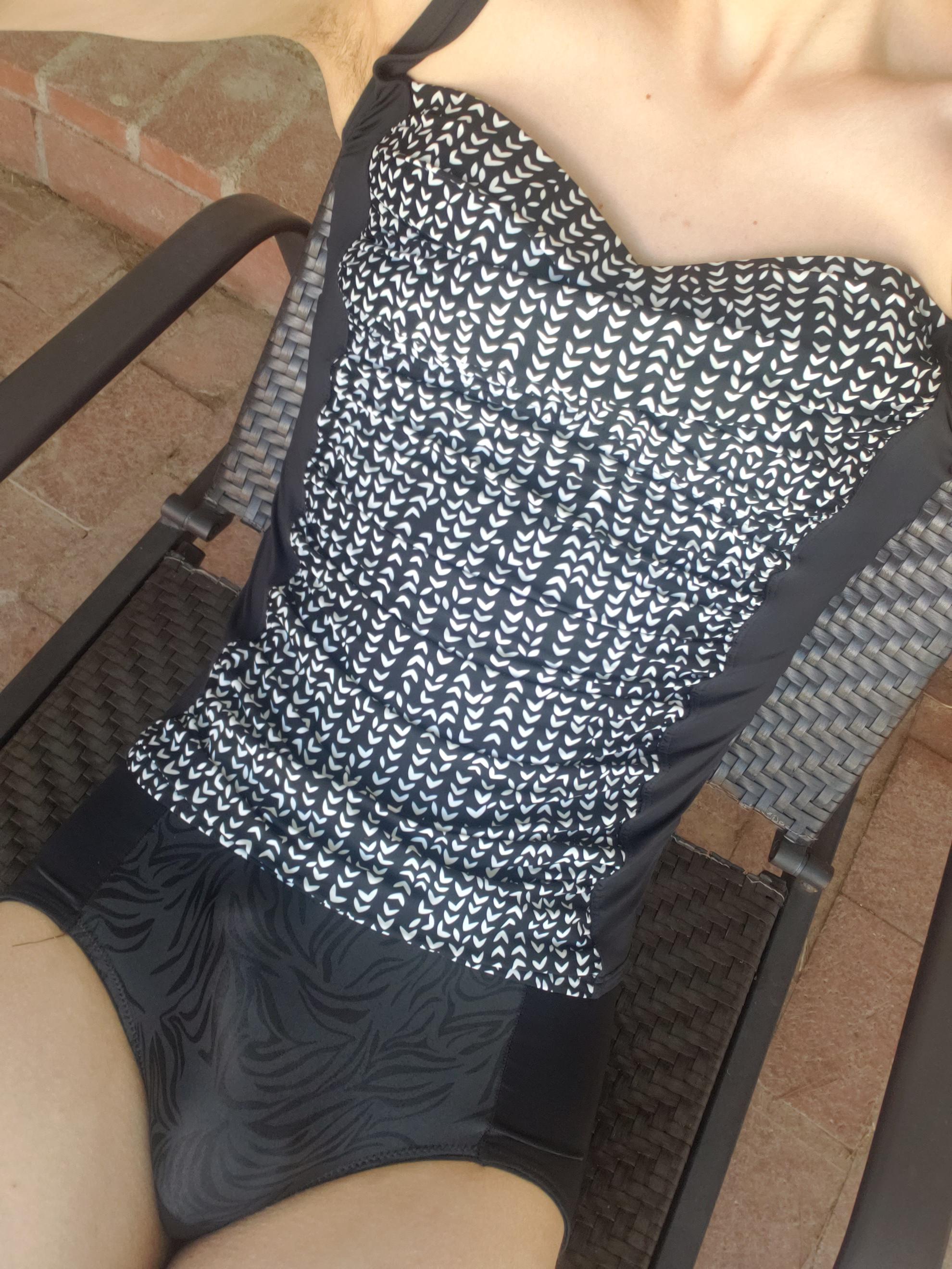 Pool side chillin ;3 | Scrolller