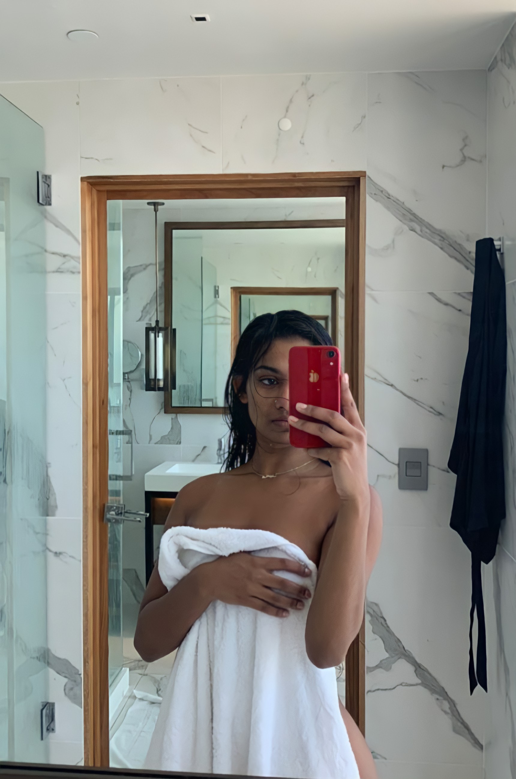 Post shower selfie | Scrolller