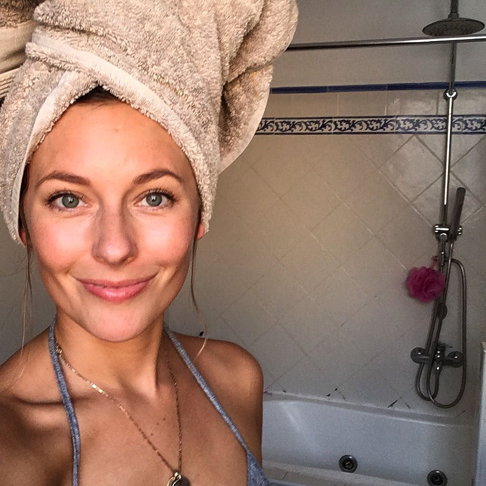 Post shower selfie | Scrolller